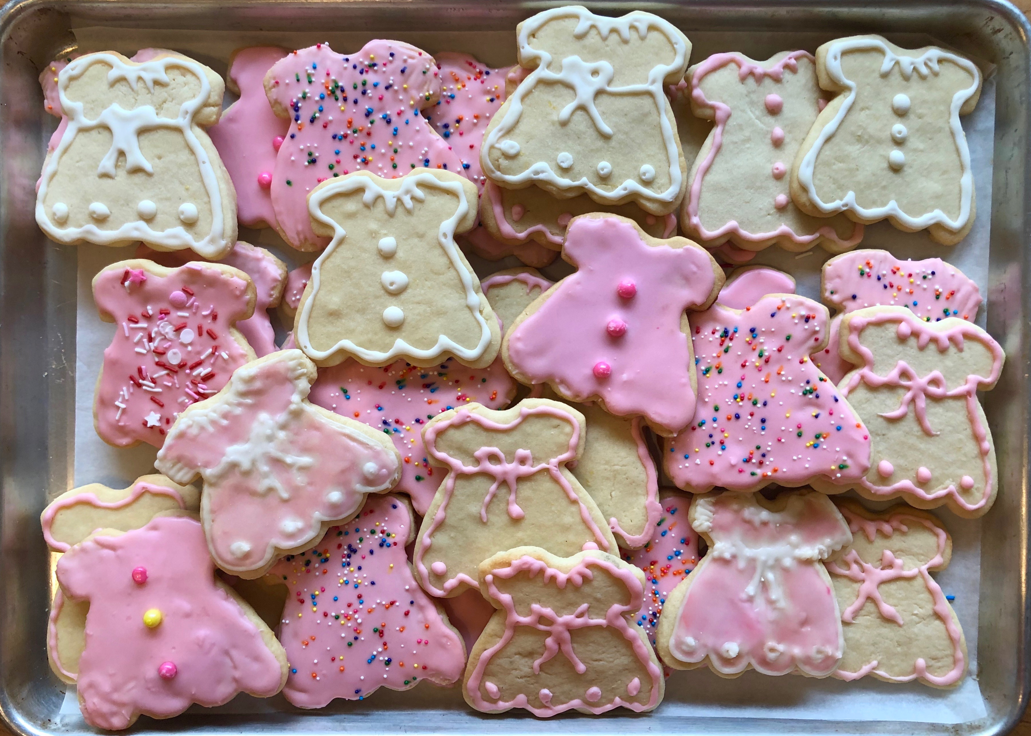 How to Make Royal Icing and Decorate Cookies@judyschickens