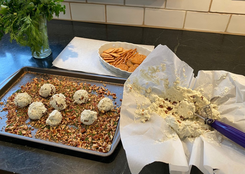 Cheese Ball Pops!@judyschickens