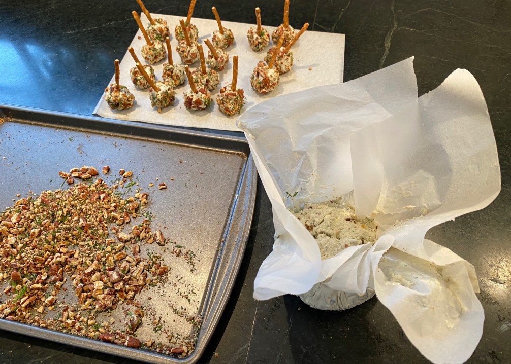 Cheese Ball Pops!@judyschickens